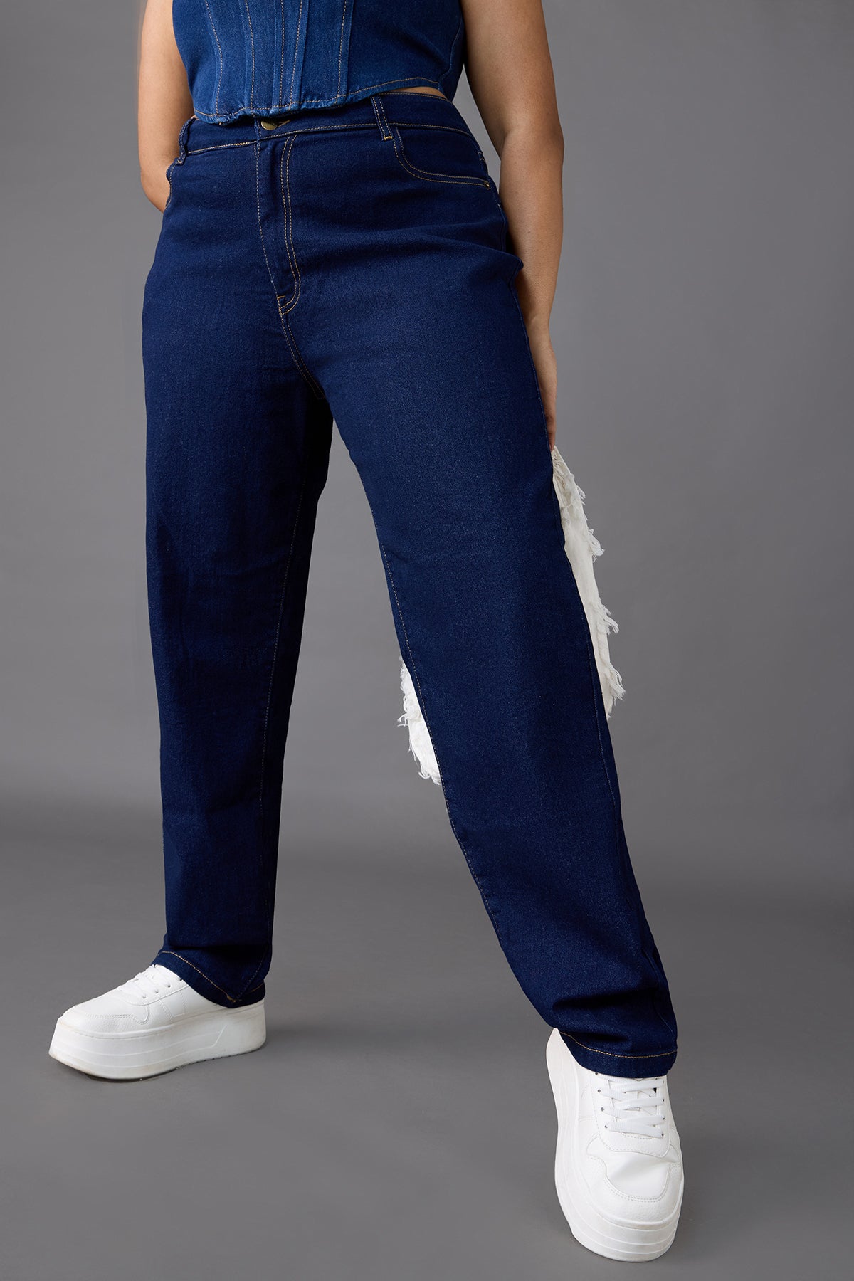 RAW DENIM REGULAR FIT CURVE JEANS